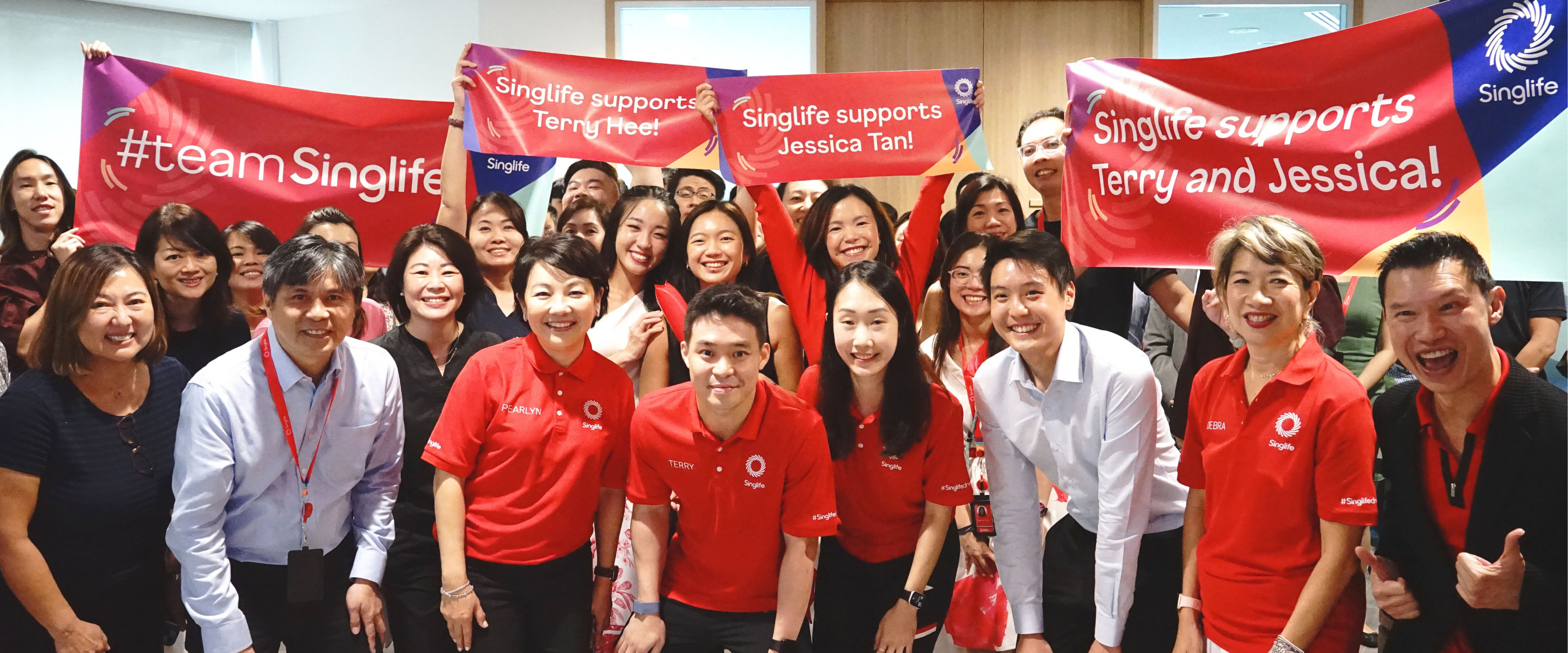Singlife Sponsors National Shuttlers Terry Hee and Jessica Tan as they ...